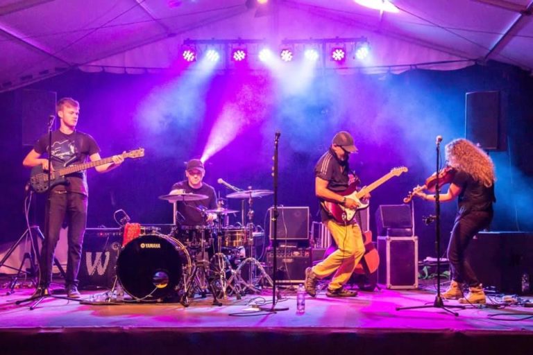 Die „Bumerang Band“ Open Air im Schlosshof – Schloss Wolkenstein